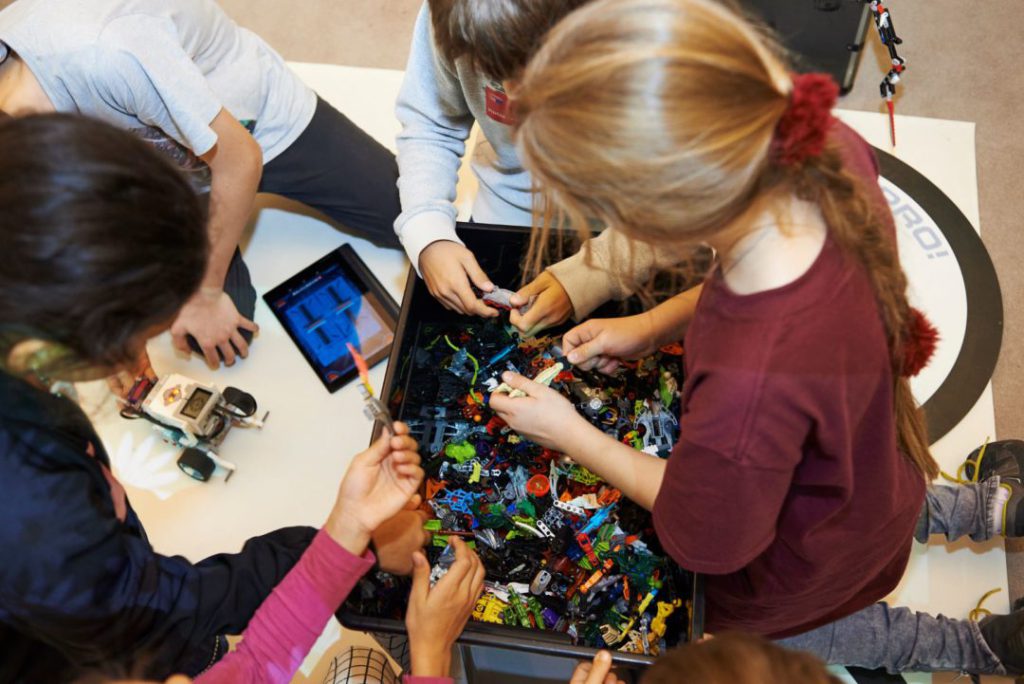 Public Libraries 2030 | Connect. Innovate. Advocate.